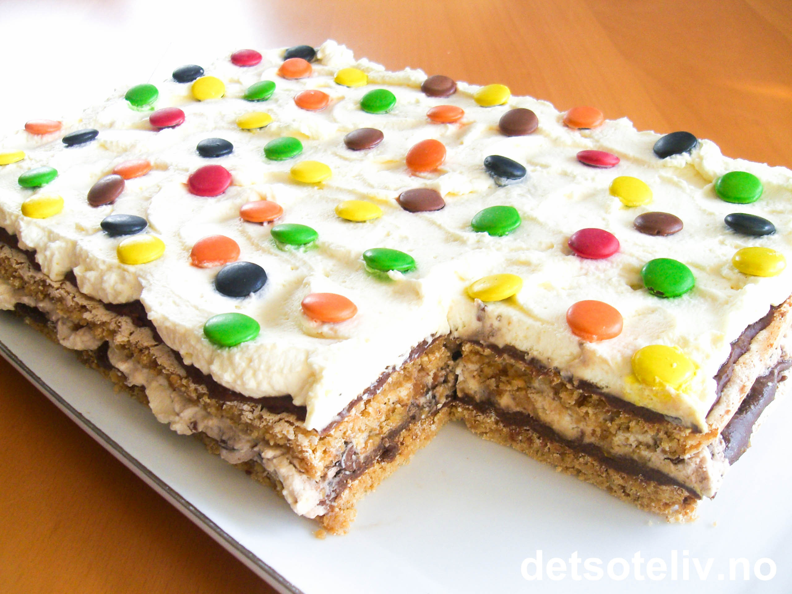 Snickerskake med M og Non Stop | Det søte liv